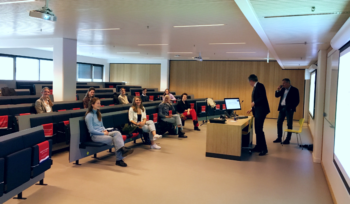 Honours class students do research into confidence in the justice ...